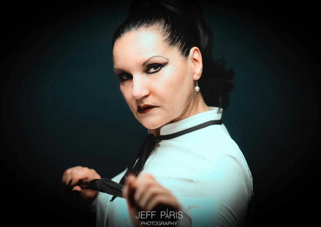 Domina Silvia Im Interview Fetisch Leder Stiefel Erziehung