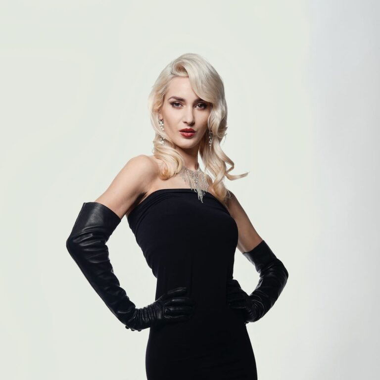 Mistress Elis Euryale from Hong Kong, French Dominatrix